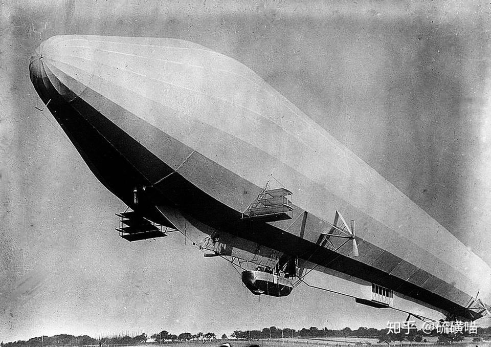 Raid on Zeppelin Base: Dusseldorf/Cologne-September/October 1914 (7 ...