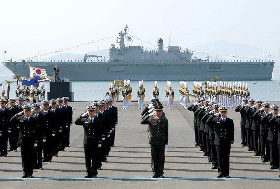The Guilin ship is officially in service. One destroyer is equipped ...